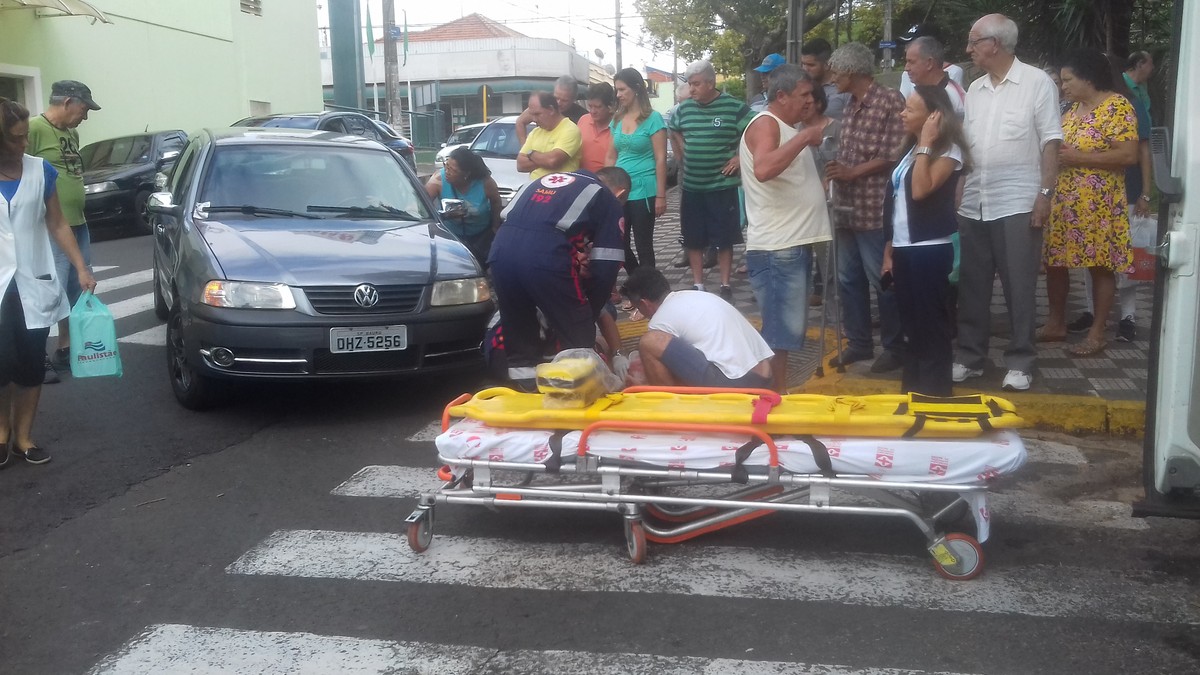 Idoso é atropelado ao atravessar na faixa de pedestres em bairro de Bauru | Bauru e Marília | G1