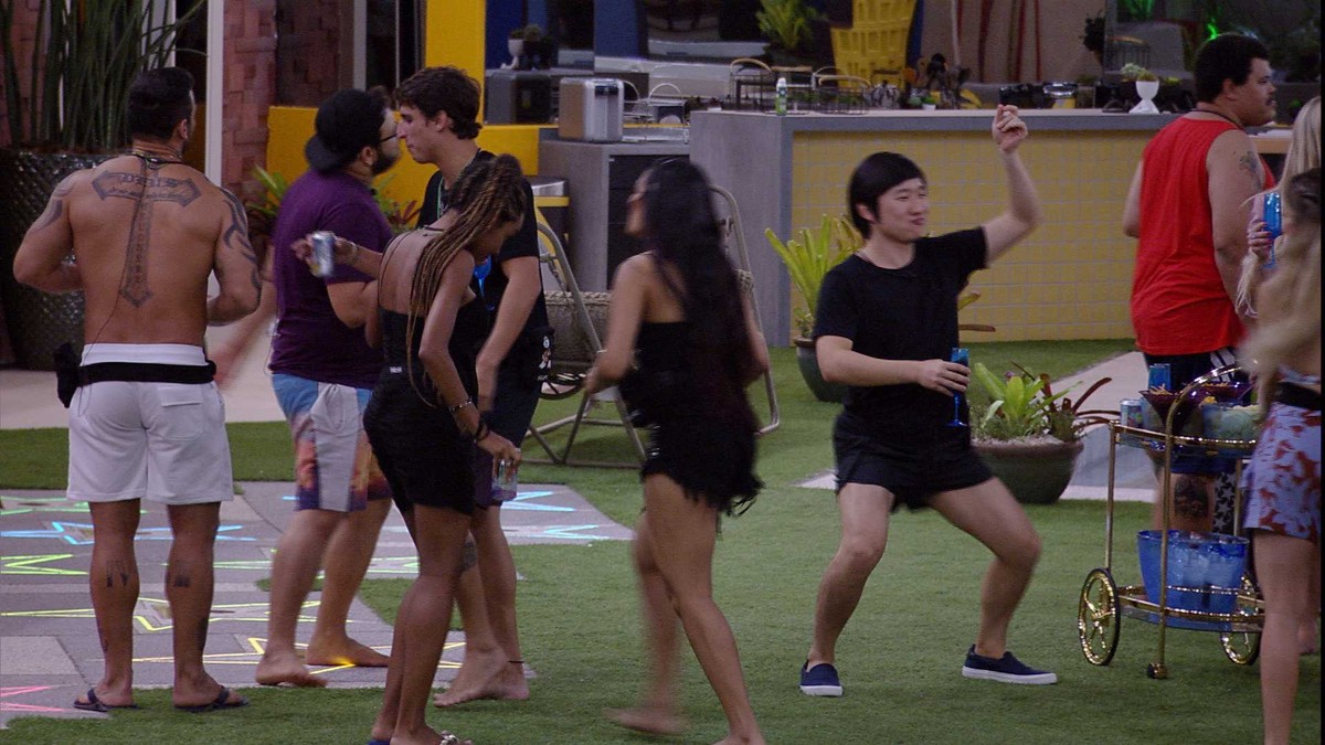 Brothers pedem: 'Solta o som, Dj' | casa bbb | Gshow