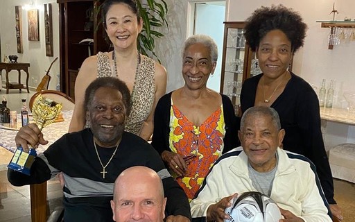 Pelé posta foto rara com esposa e familiares: 'Celebrando cada pequena ...