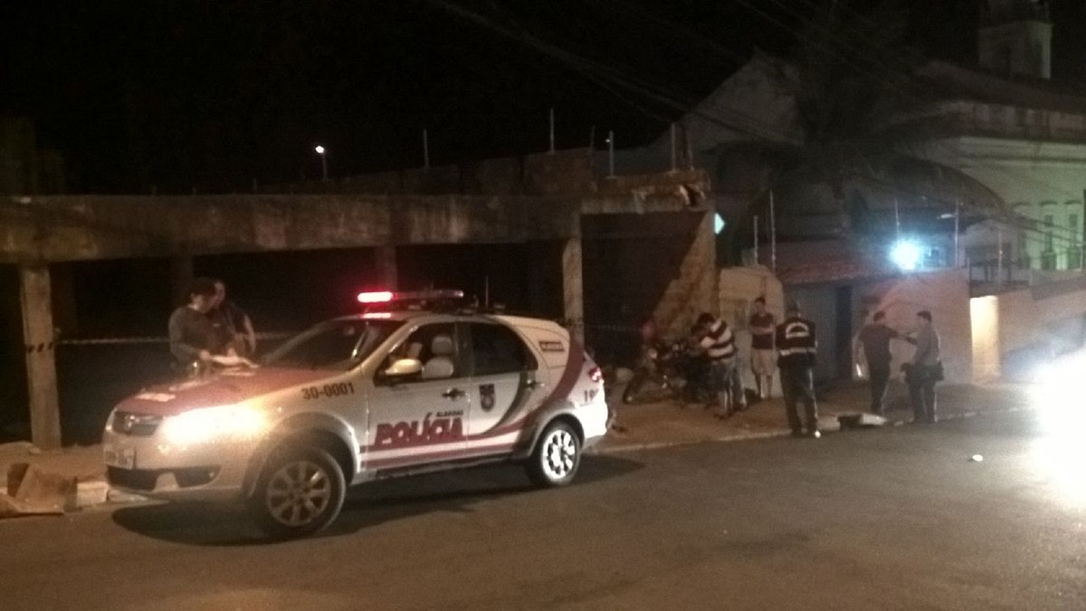 Jovem é Encontrado Morto A Tiros No Benedito Bentes Em Maceió