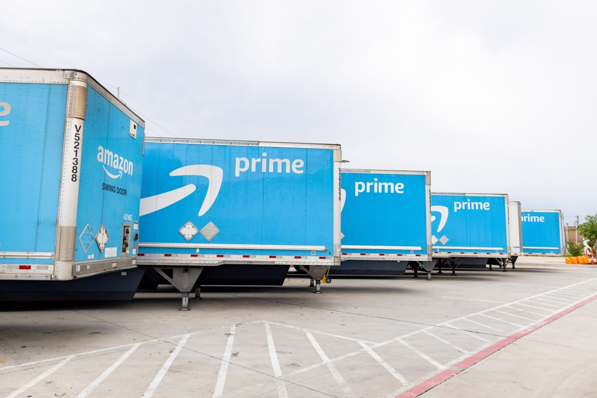 Lucro da Amazon recua 9% no terceiro trimestre; ações despencam 19% ...