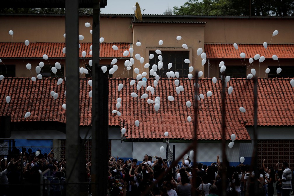 Aluna Que Sobreviveu Ao Massacre Em Escola De Suzano Recebe Alta Um