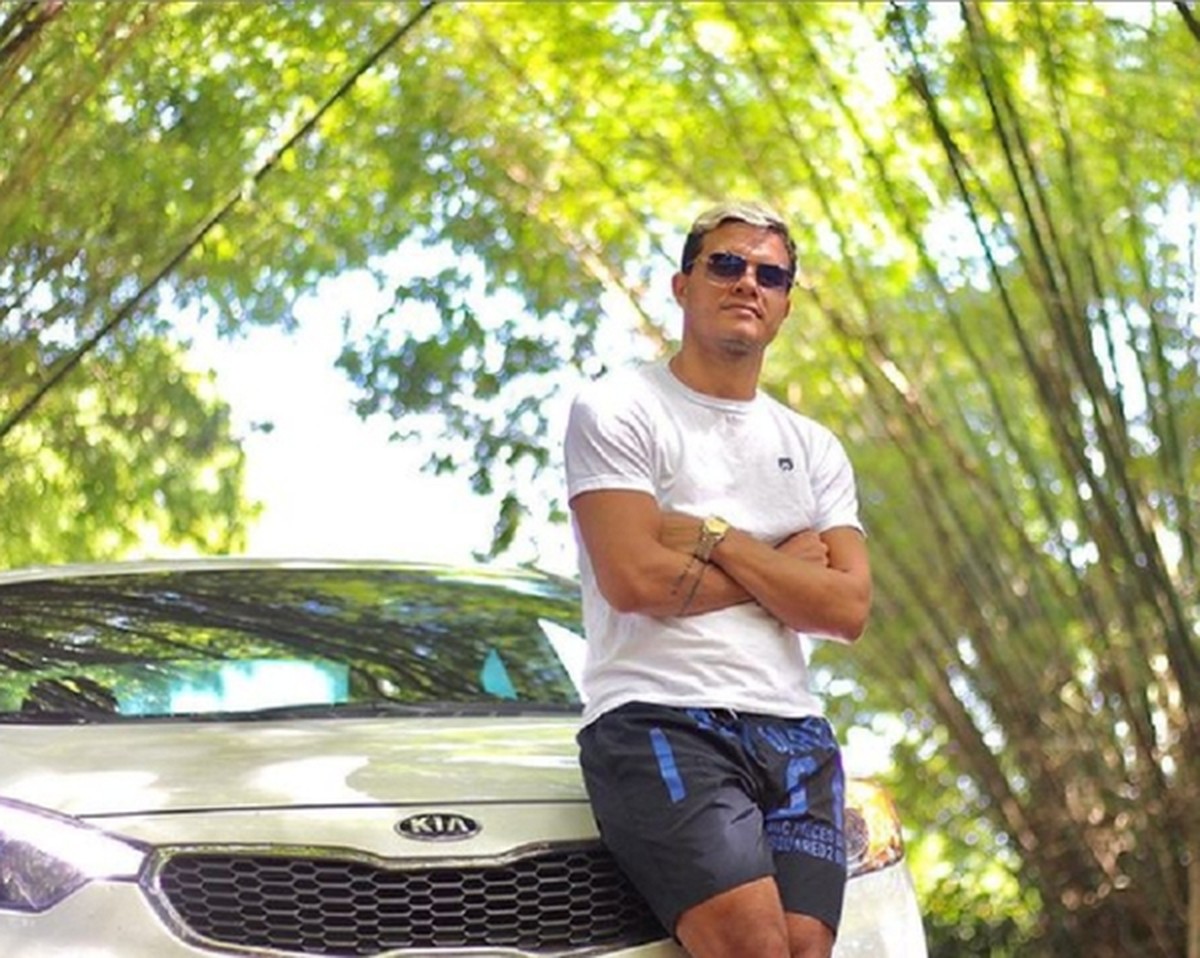 Atacante dirige 1,8 mil quilômetros de carro para assinar com time do ...