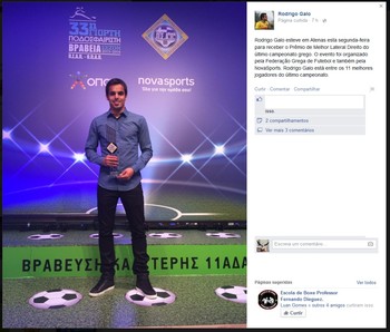 Acreano recebe prêmio de melhor lateral-direito do Campeonato Grego