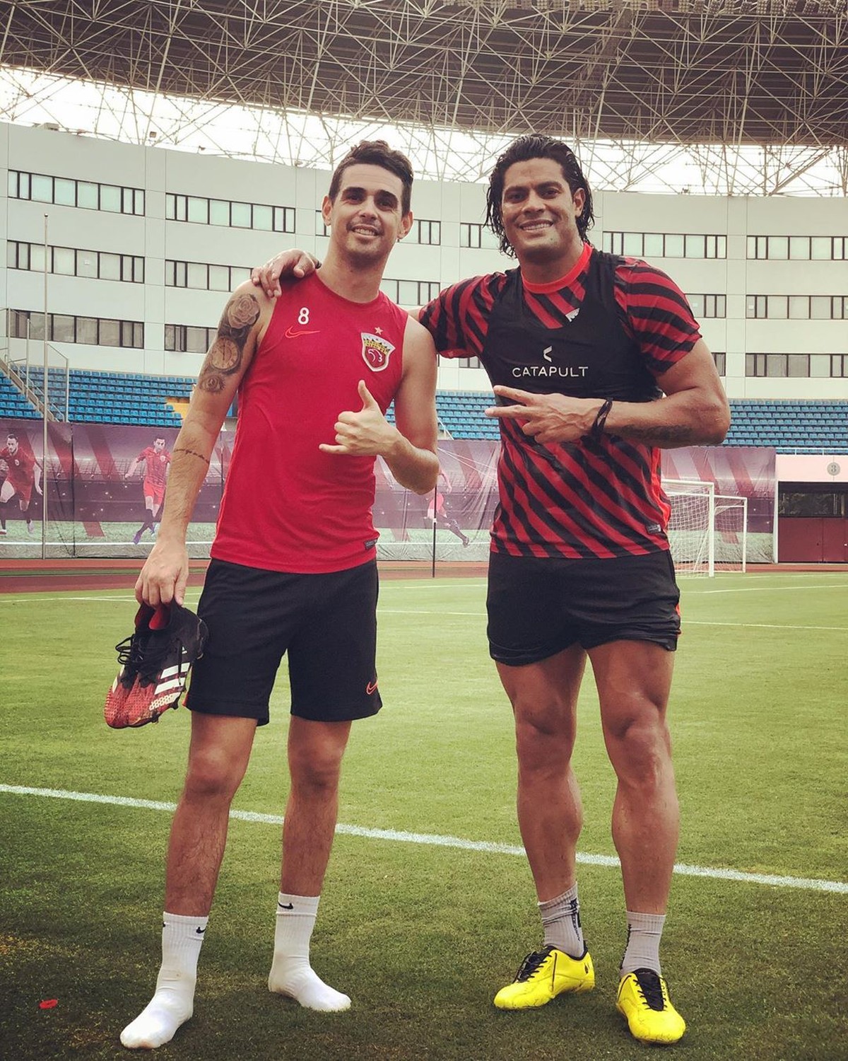 Guedes, Oscar, Hulk... De olho em janela, Atlético-MG faz contato ...
