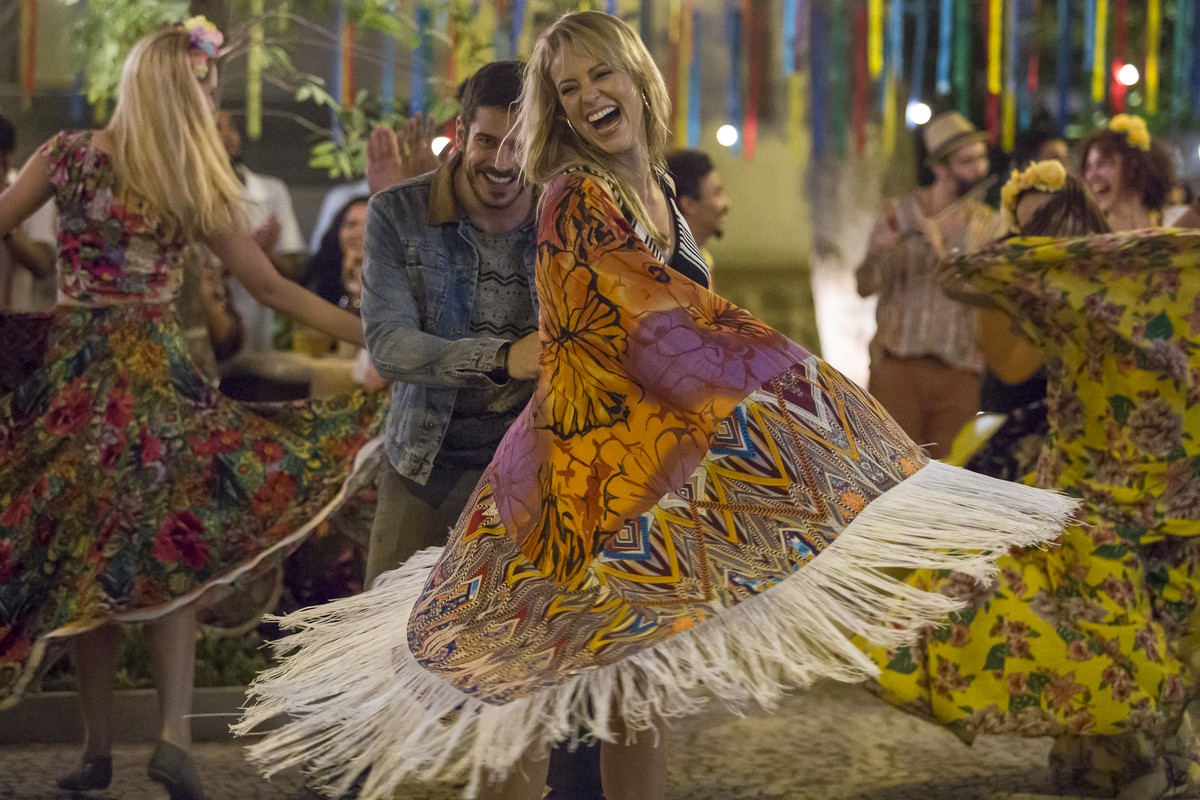 Jeiza arrasa no carimbó e deixa Zeca ainda mais apaixonado | vem por aí ...