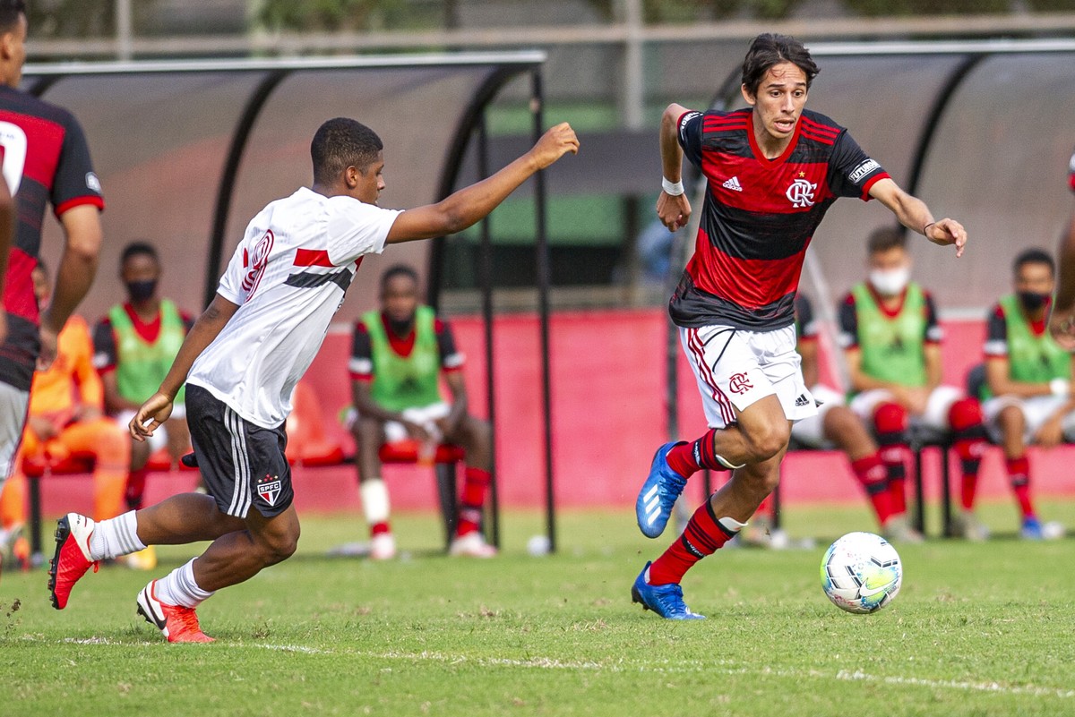 Aos 17 anos, Werton é inscrito para Libertadores e relacionado para ...