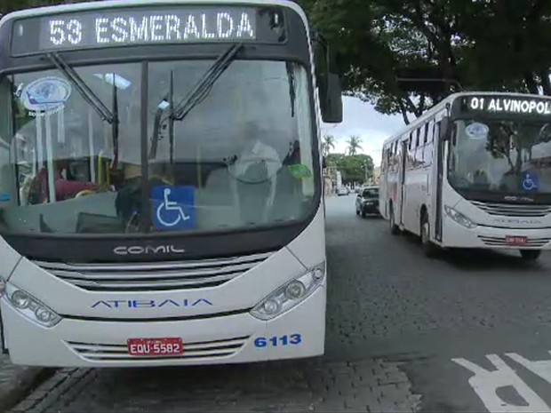 G1 - Moradores reclamam do aumento da passagem de ônibus em Atibaia, SP - notícias em Vale do ...