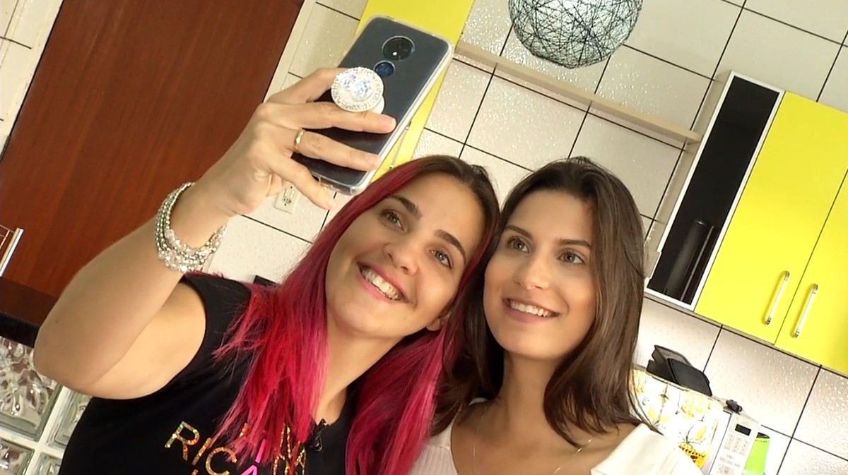 'Revista': Hannif Linhares confere dicas de como sair bem nas fotos das ...