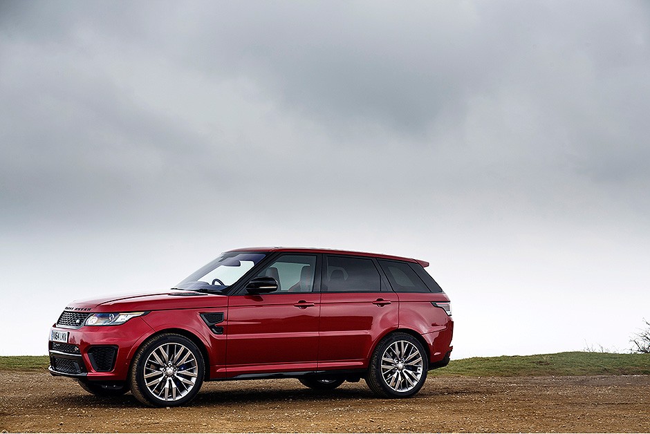 Na pista com o Land Rover Range Rover Sport SVR | Testes | autoesporte
