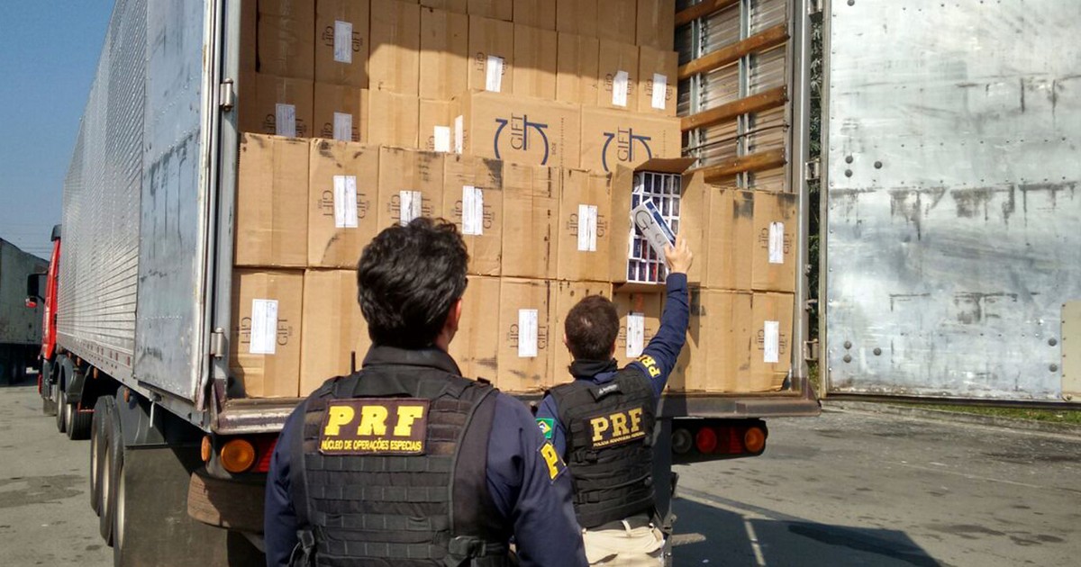 G1 - PRF apreende R$ 4 milhões em cigarros em Duque de Caxias ...