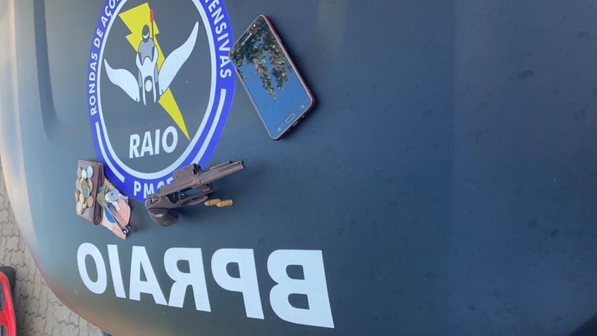 Quatro Suspeitos De Assalto São Perseguidos E Capturados Após Bater