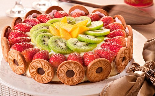 Torta tropical leva frutas e biscoito - Casa e Jardim | Torta