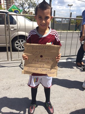 Mini-CR7 e pai fazem viagem de 24h em moto para ver craque português ...