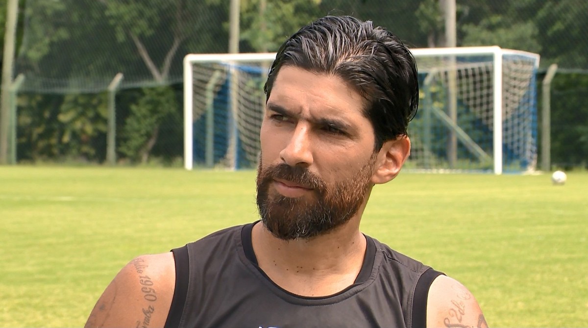 Loco Abreu acerta com o Boston River, o 29º clube de sua carreira, diz ...