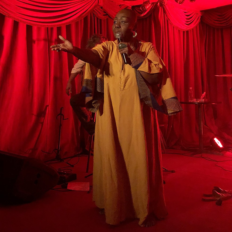 Virgínia Rodrigues evoca deuses do fogo e da justiça em show no Rio de ...