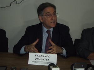 G1 - Ministro Pimentel pede mais investimento para cidades médias ...