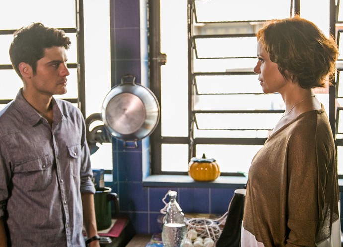 Tito e Ana se beijam - notícias em Vem por aí