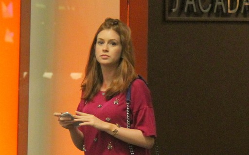 De Calça Justinha E Salto Alto Marina Ruy Barbosa Passeia No Shopping 8628