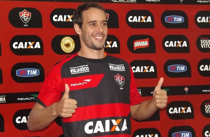 Empresa processa o Vitória e cobra R$ 120 mil por passagem de Defendi