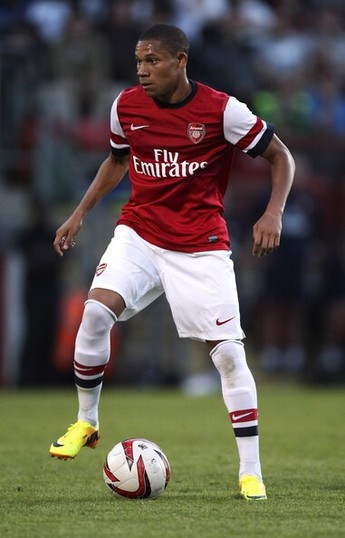 Com passaporte espanhol, Wellington Silva aguarda retorno ao Arsenal