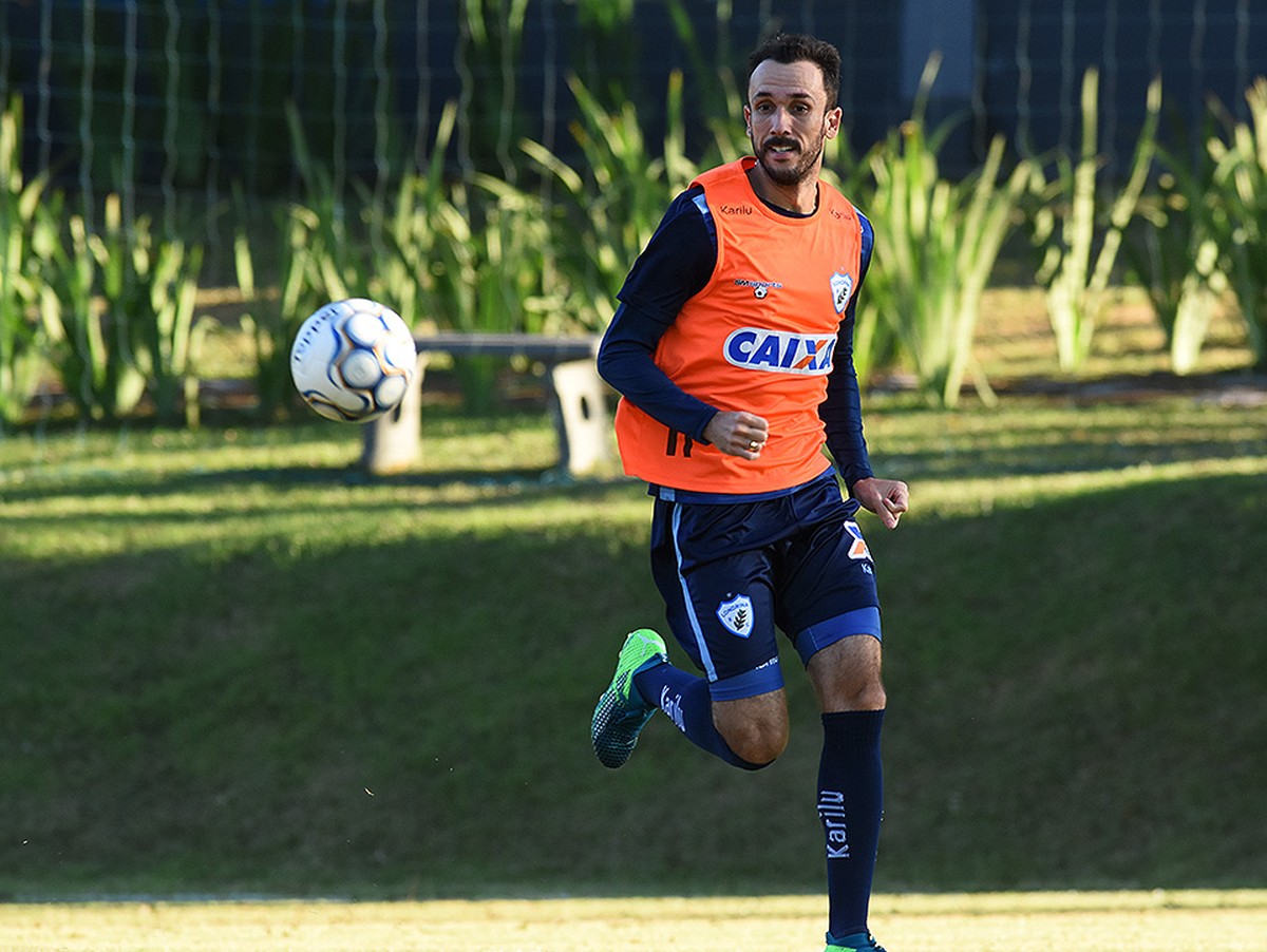 Mais perto do gol: Thiago Ribeiro indica como prefere atuar no ataque ...
