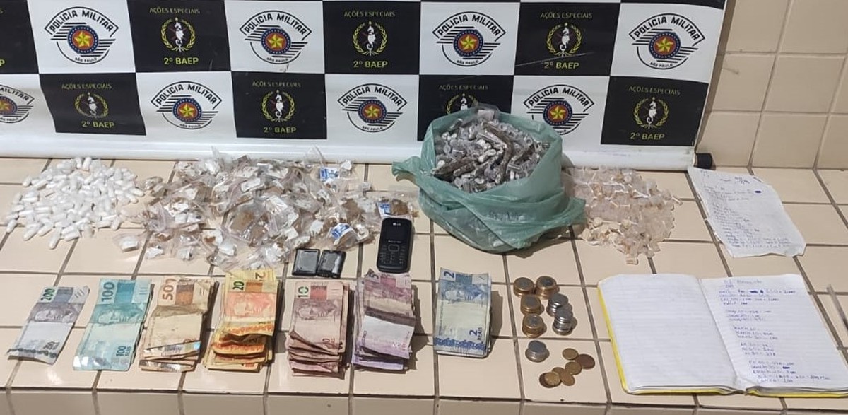 Operação Do Baep Localiza Mais De 900 Porções De Drogas Em Ferro Velho