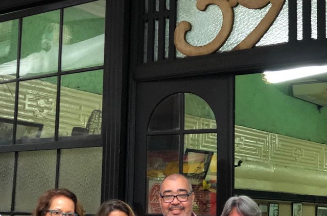 Bar Luiz está em novas mãos e adentra os seus 133 anos em plena ...