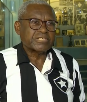 Leônidas cita clima de "já ganhou" do Vasco ao lembrar bi do Bota em 68