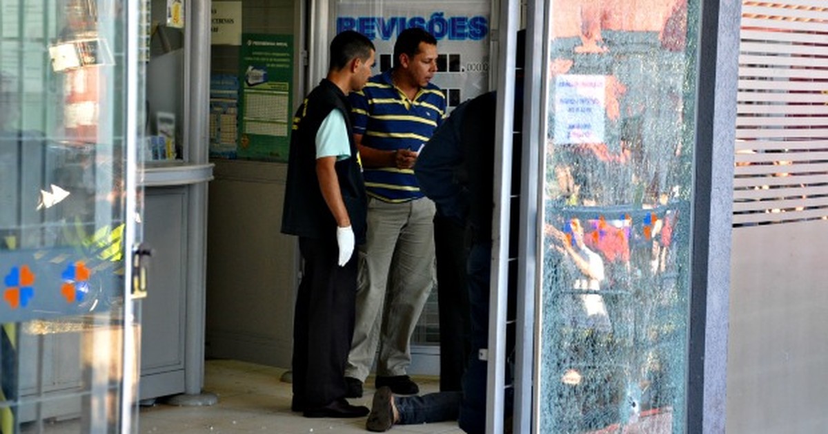G1 Policial à Paisana Impede Assalto A Lotérica E Mata Suspeitos Em