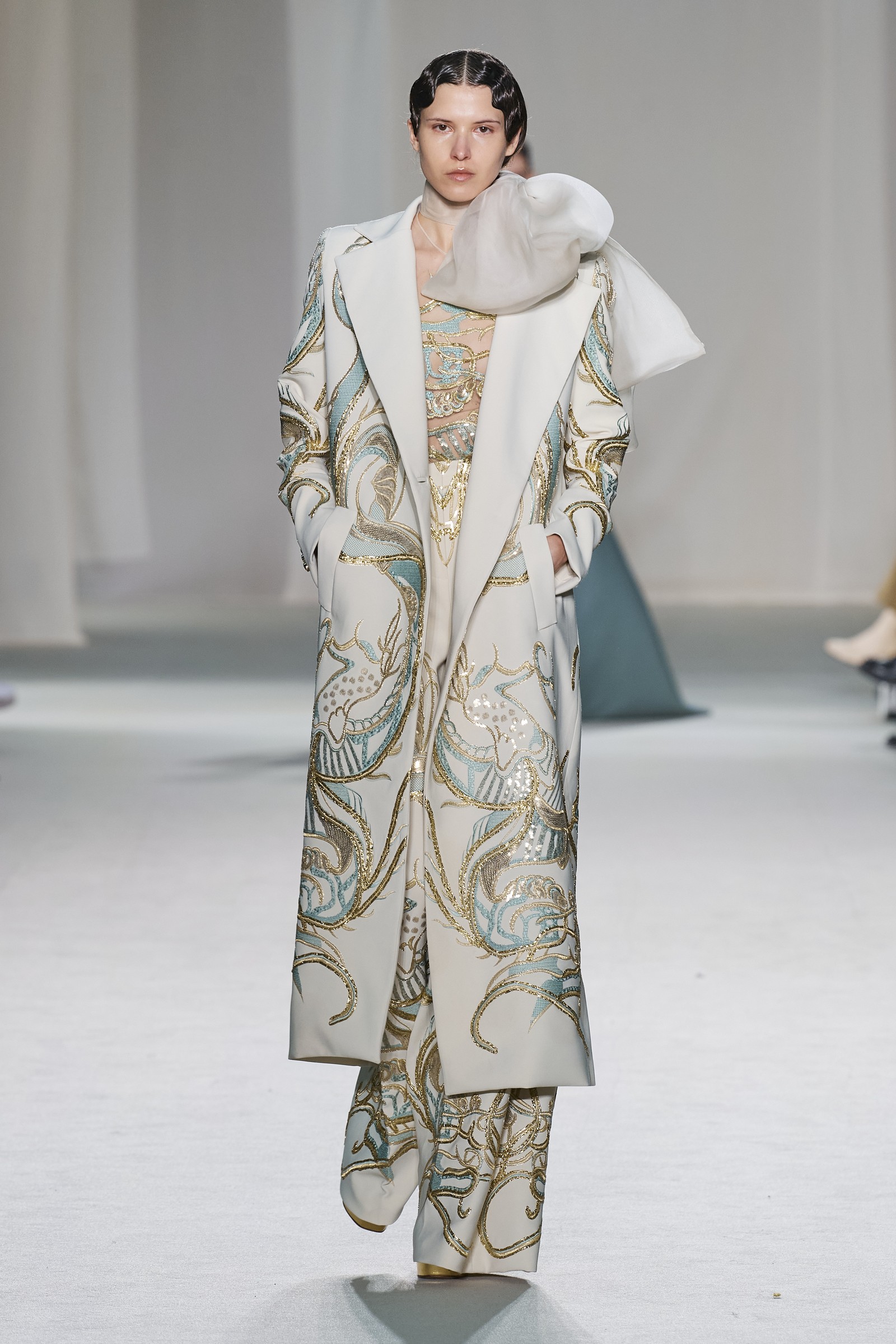 Elie Saab | Alta-Costura | Verão 2023 | Desfiles | Vogue