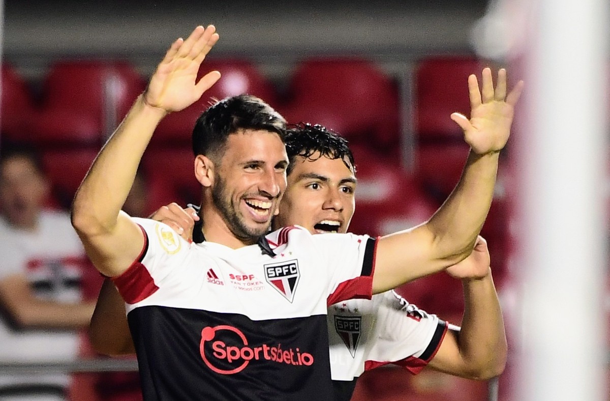 Calleri chega a 24 gols pelo São Paulo na temporada e supera melhor ...