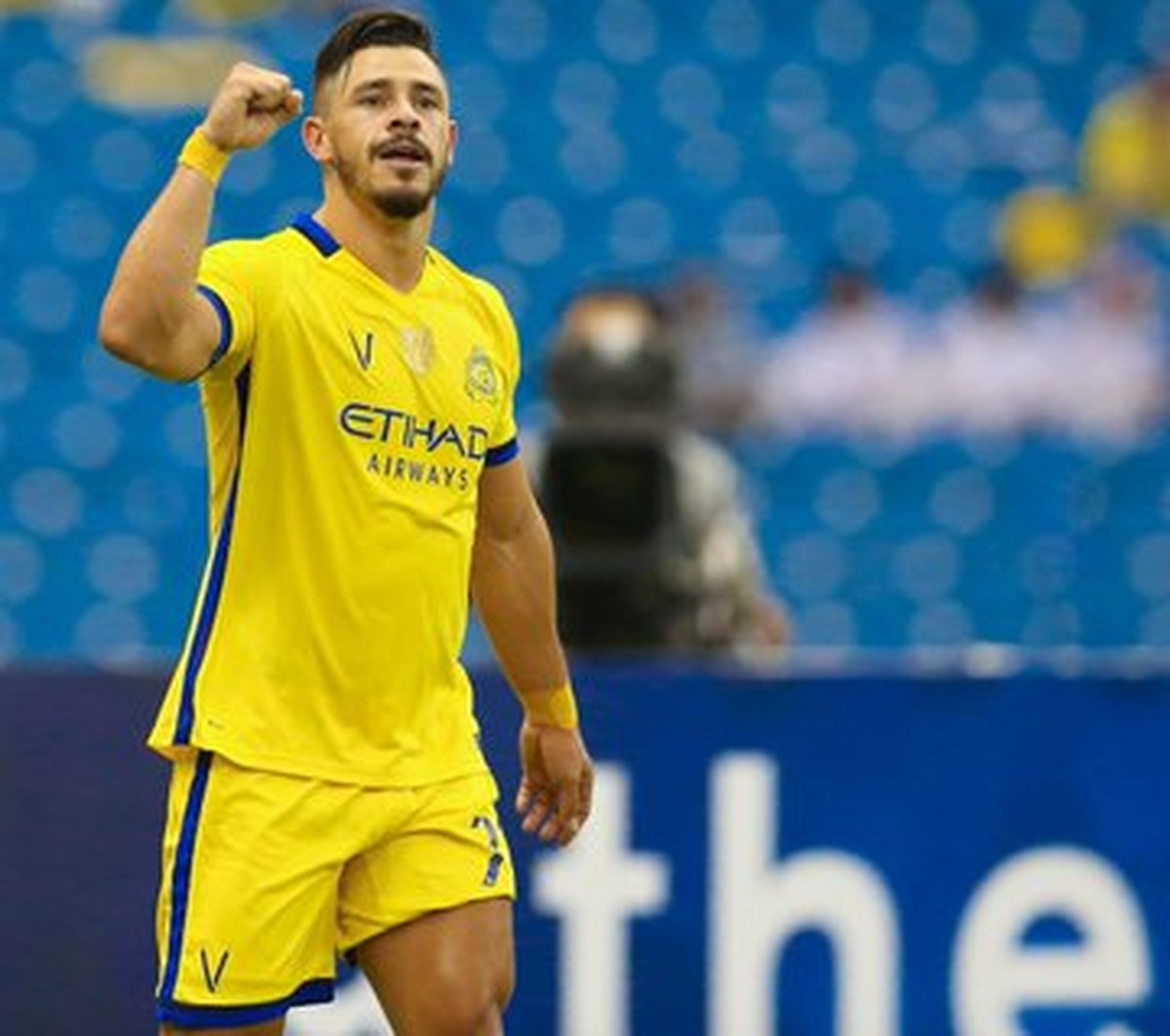 Giuliano marca, Al Nassr vence o time de Xavi de virada e fica perto de ...