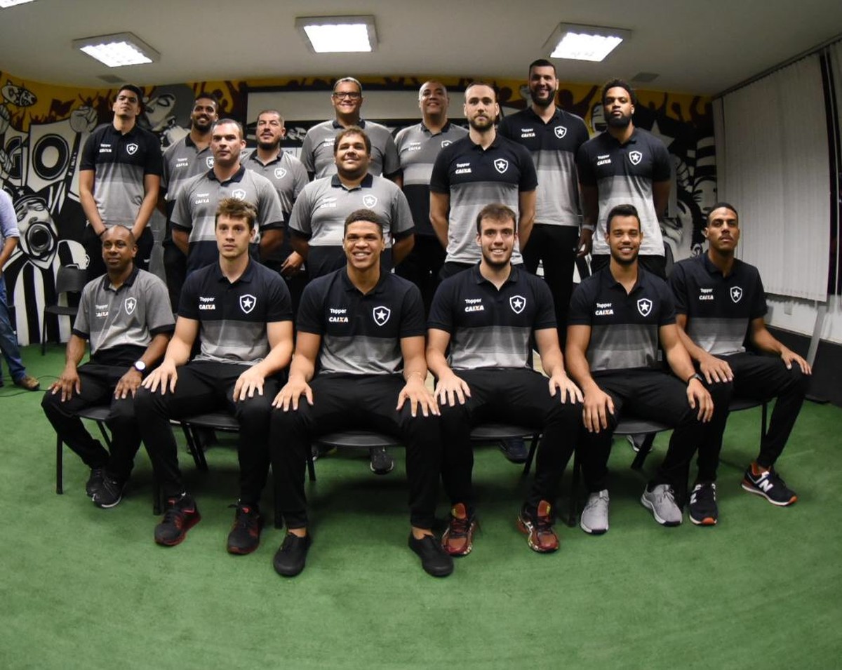 Botafogo apresenta elenco e mostra ambição: "Vamos brigar por títulos ...