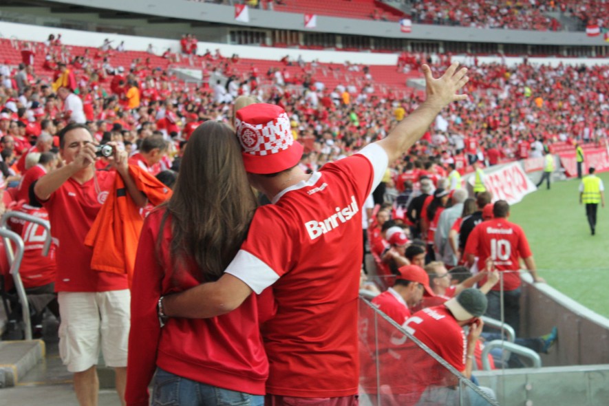 FOTOS: Torcida do Inter registra 1º jogo oficial do novo Beira-Rio ...
