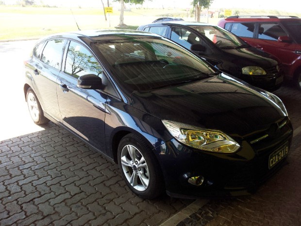 Auto Esporte - Ford só mostra sedã, mas Focus hatch circula 'desinibido ...