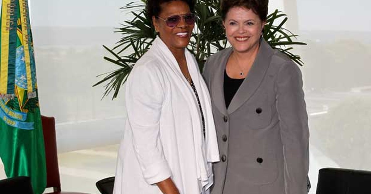 G1 - Dilma se encontra Dionne Warwick em Brasília - notícias em Política