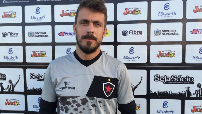 Da derrocada no Vasco ao sucesso no Belo: Michel Alves ressurge no futebol
