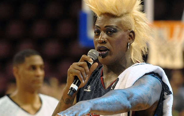 Na Argentina, Dennis Rodman diz que visuais exóticos são 'para as ...