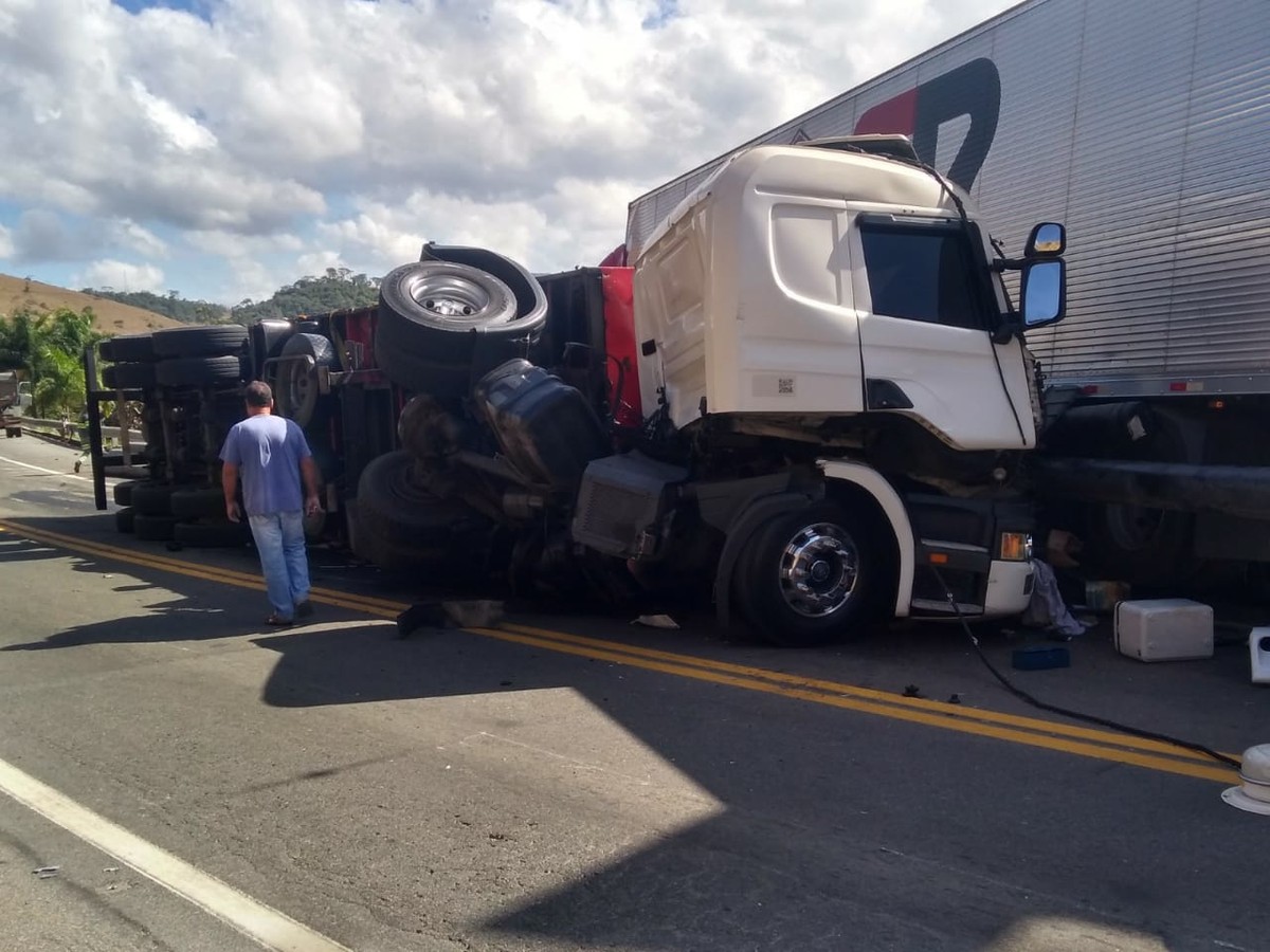 Caminhoneiro morre em grave acidente entre carretas na Lúcio Meira, em Sapucaia | Sul do Rio e ...