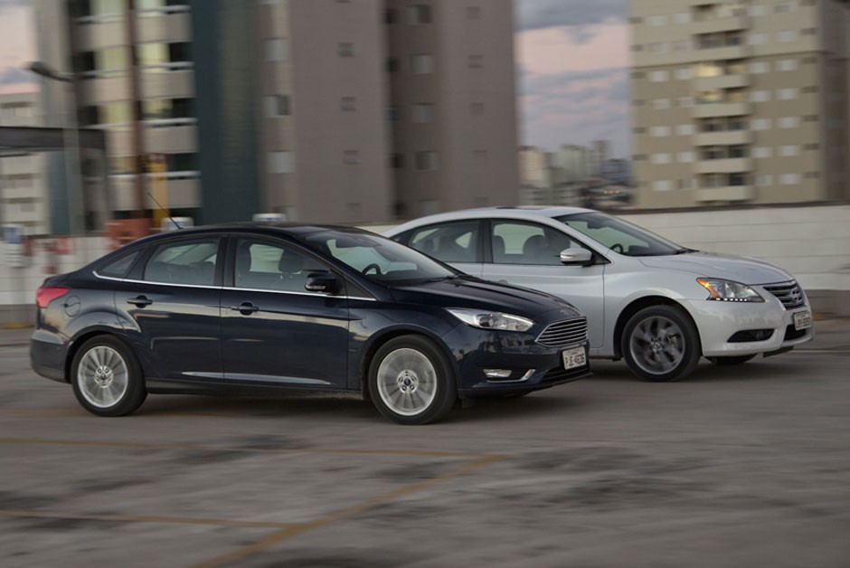 Comparativo: Ford Focus Fastback x Nissan Sentra | Testes | autoesporte