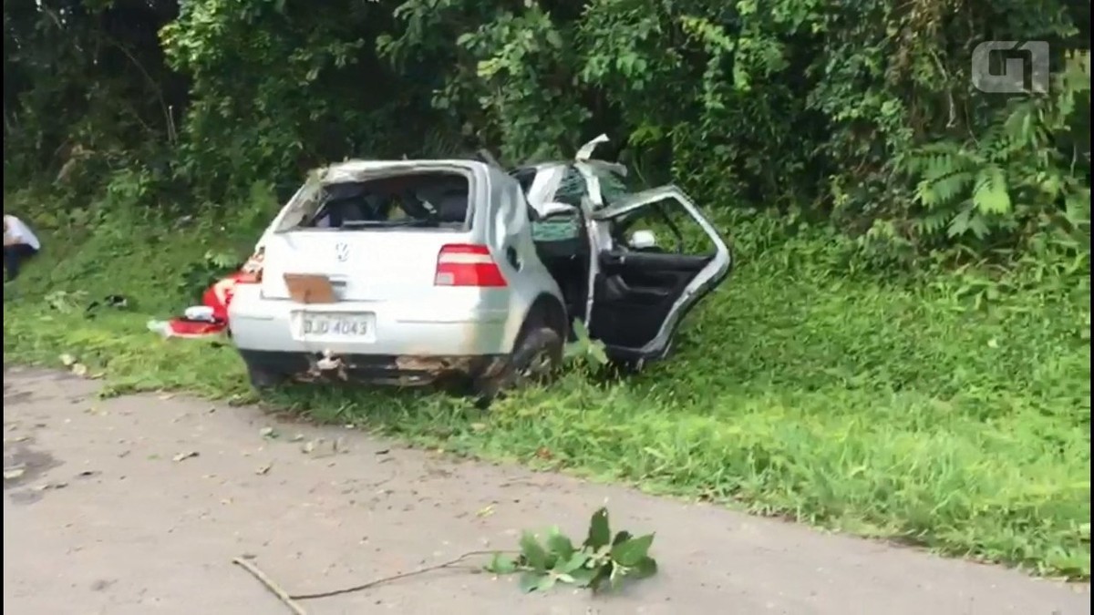 Capotamento deixa mortos e feridos na BR-476, na Região de Curitiba | Paraná | G1