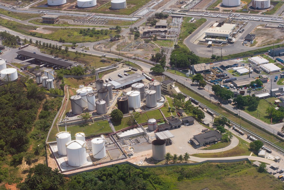 Mataripe, primeira refinaria privatizada da Petrobras, trava disputa ...