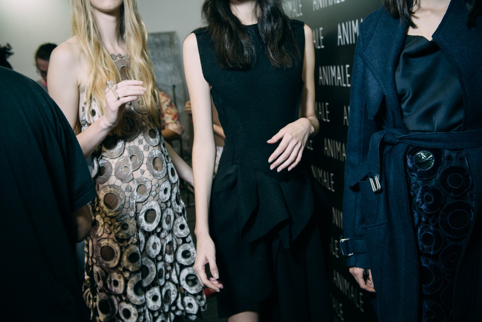 Go back: entre nos bastidores do inverno 2015 da Animale | Moda | Vogue