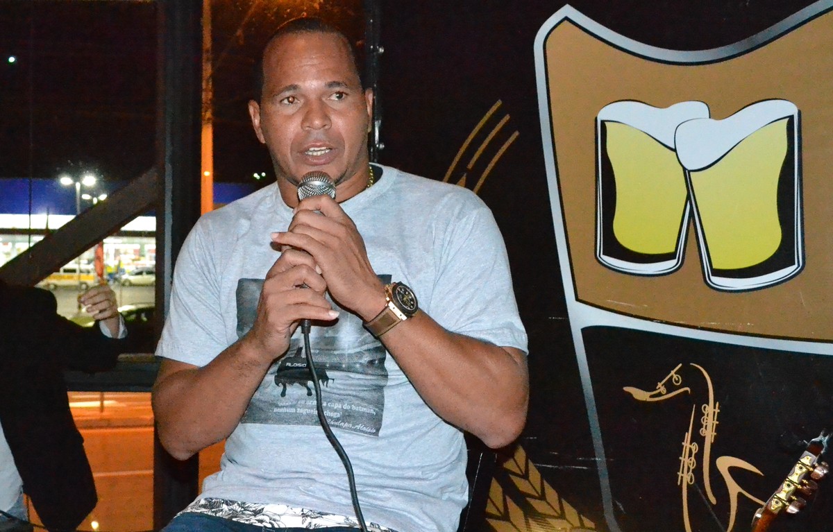 Aloísio critica elenco do São Paulo e pede mais jogadores como Pratto e ...