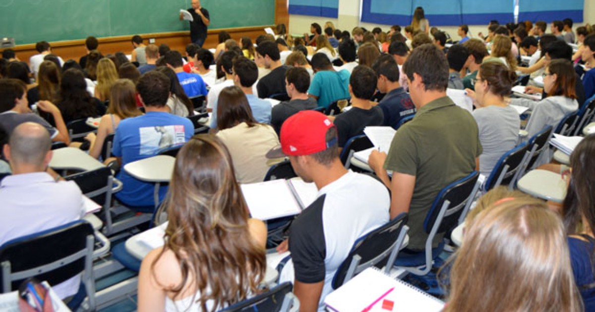 G1 - Alunos lotam aula preparatória para 2ª fase da Unicamp, em ...