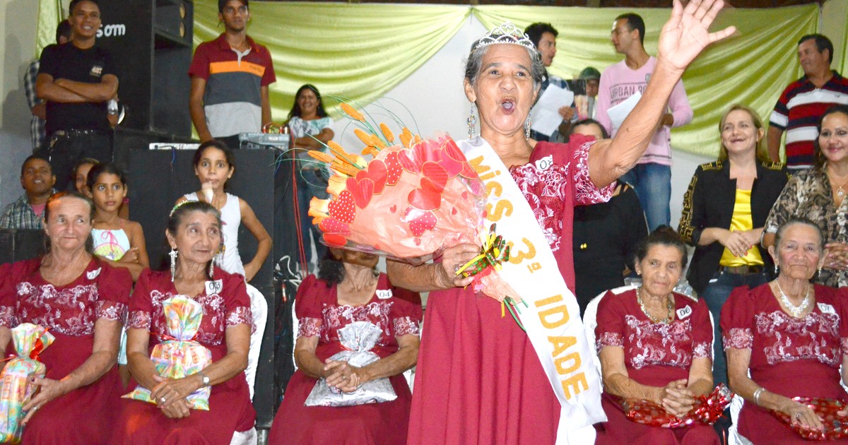 G1 - Humorista de 73 anos vence concurso de Miss Terceira Idade no AC ...