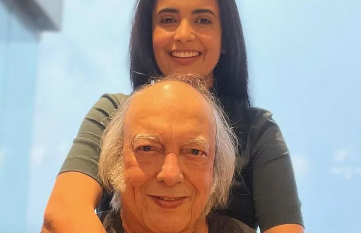 Viúva de Erasmo Carlos, Fernanda Esteves relembra troca de mensagens: 'Deixei de ter medo'