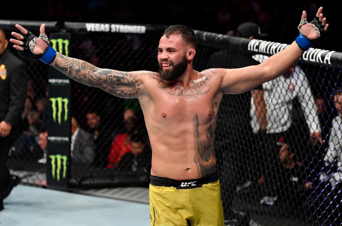 John Allan vibra com vitória em sua estreia no UFC: "Me deixaram chegar ...