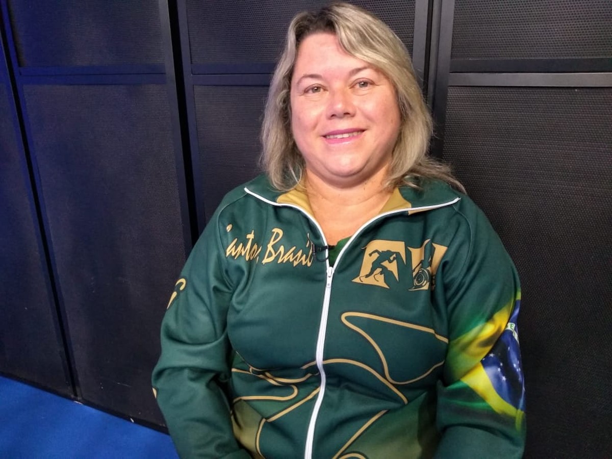Beth Gomes bate recorde mundial paralímpico do lançamento de disco ...